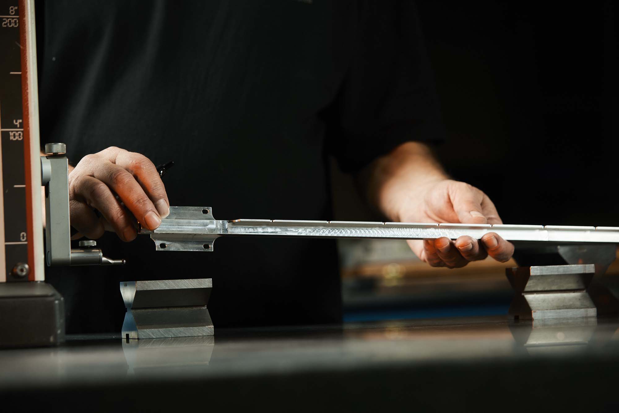 Tailor-made prototypes for extusion profiles - Mifa